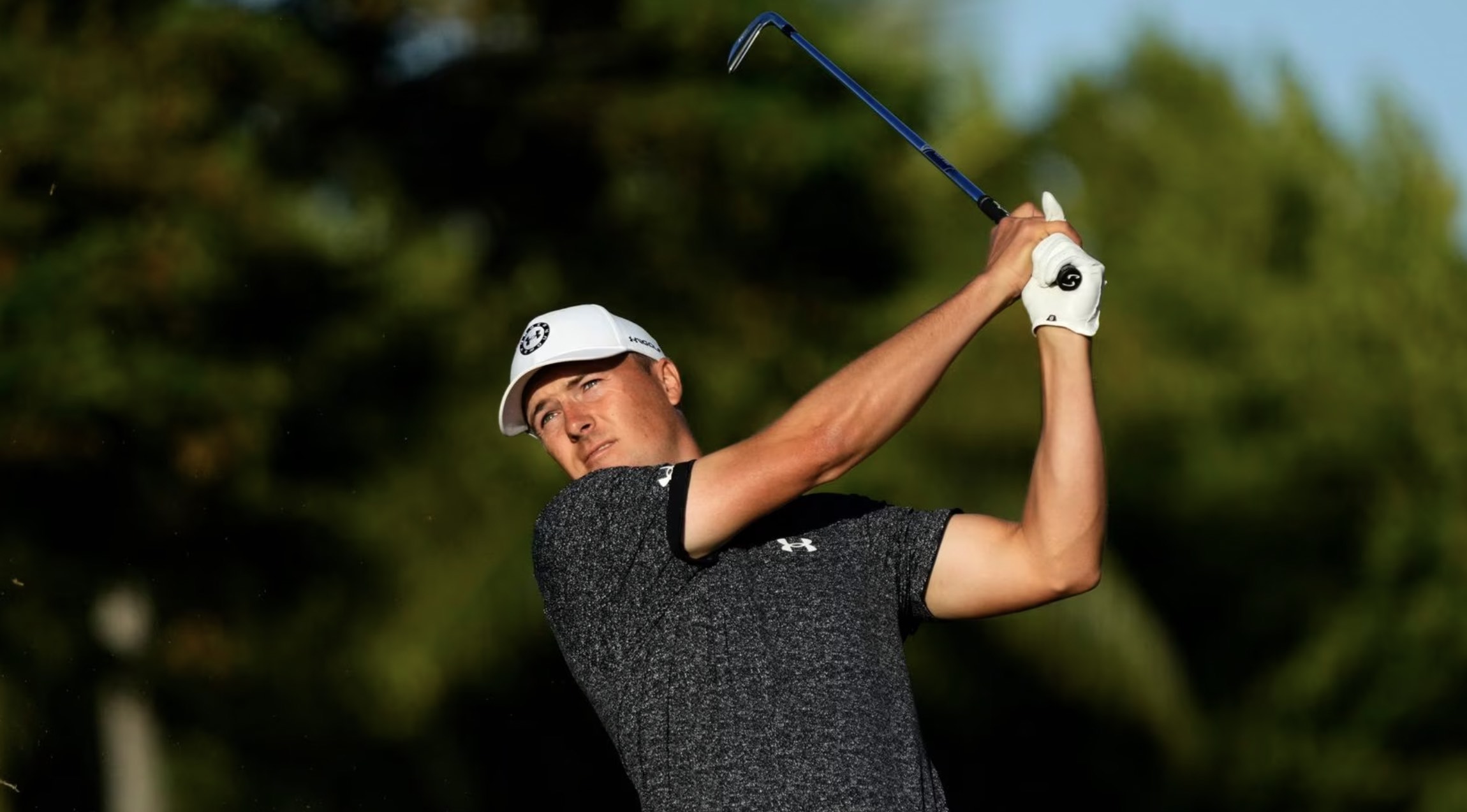 Spieth in three-way tie for lead at Sony Open
